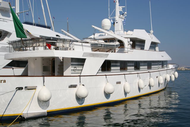 Yacht EMERA, Camper & Nicholsons | CHARTERWORLD Luxury Superyacht Charters